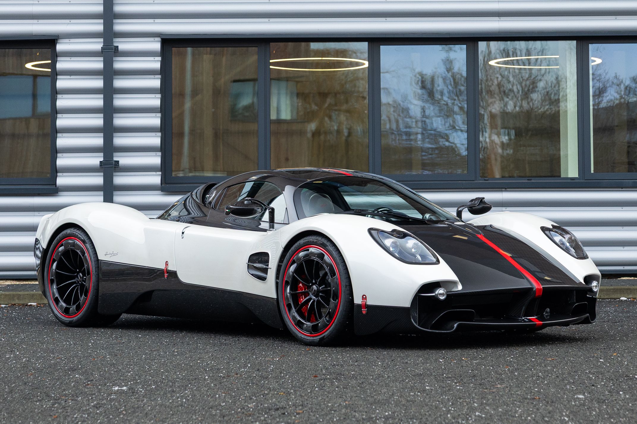 The 2025 Ferrari F80 has been revealed! | News | European Prestige UK